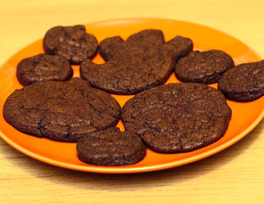 Spicy Halloween Chocolate Cookies - The Hectic Vegan